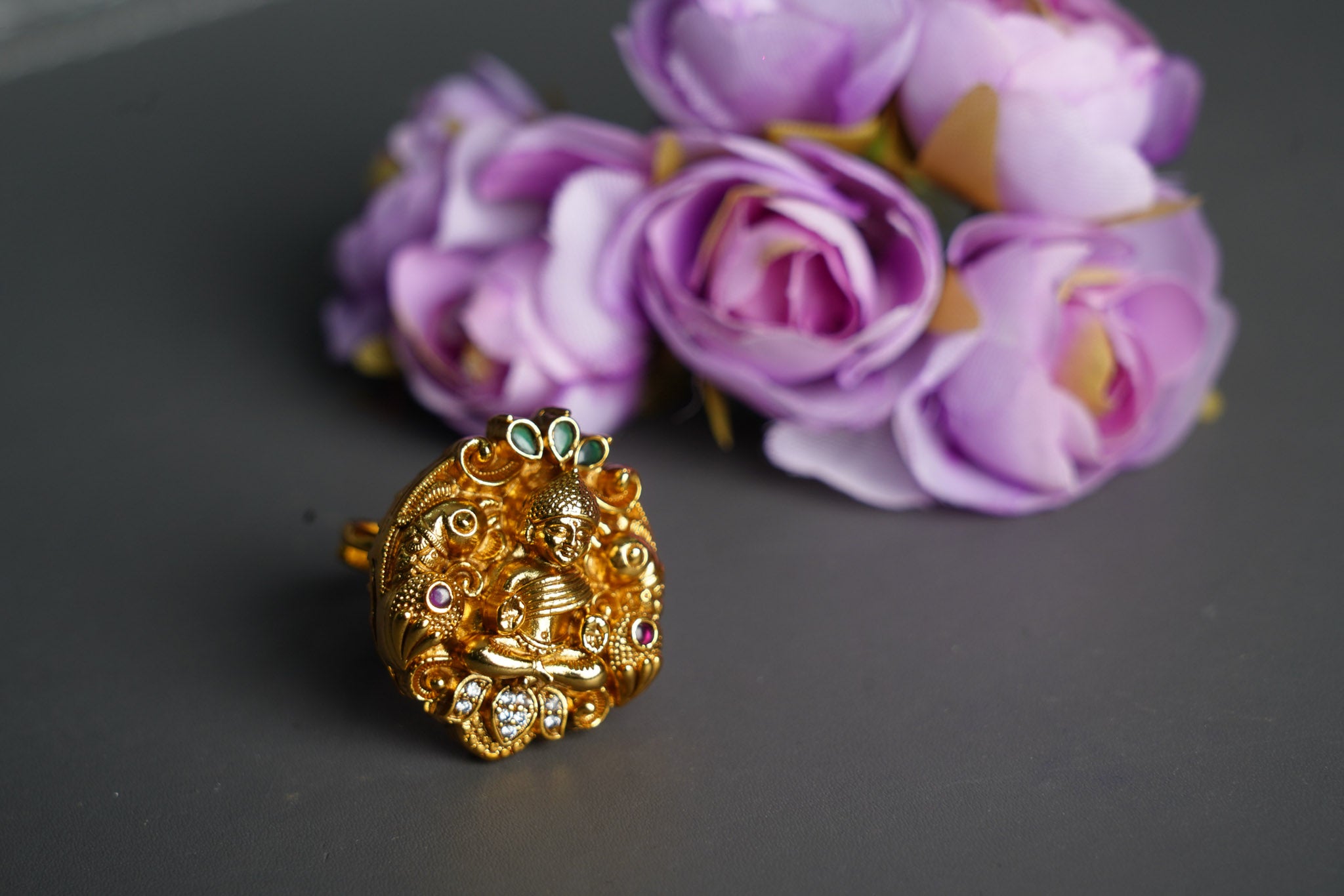 Classic temple gold ring – Chandrakalm