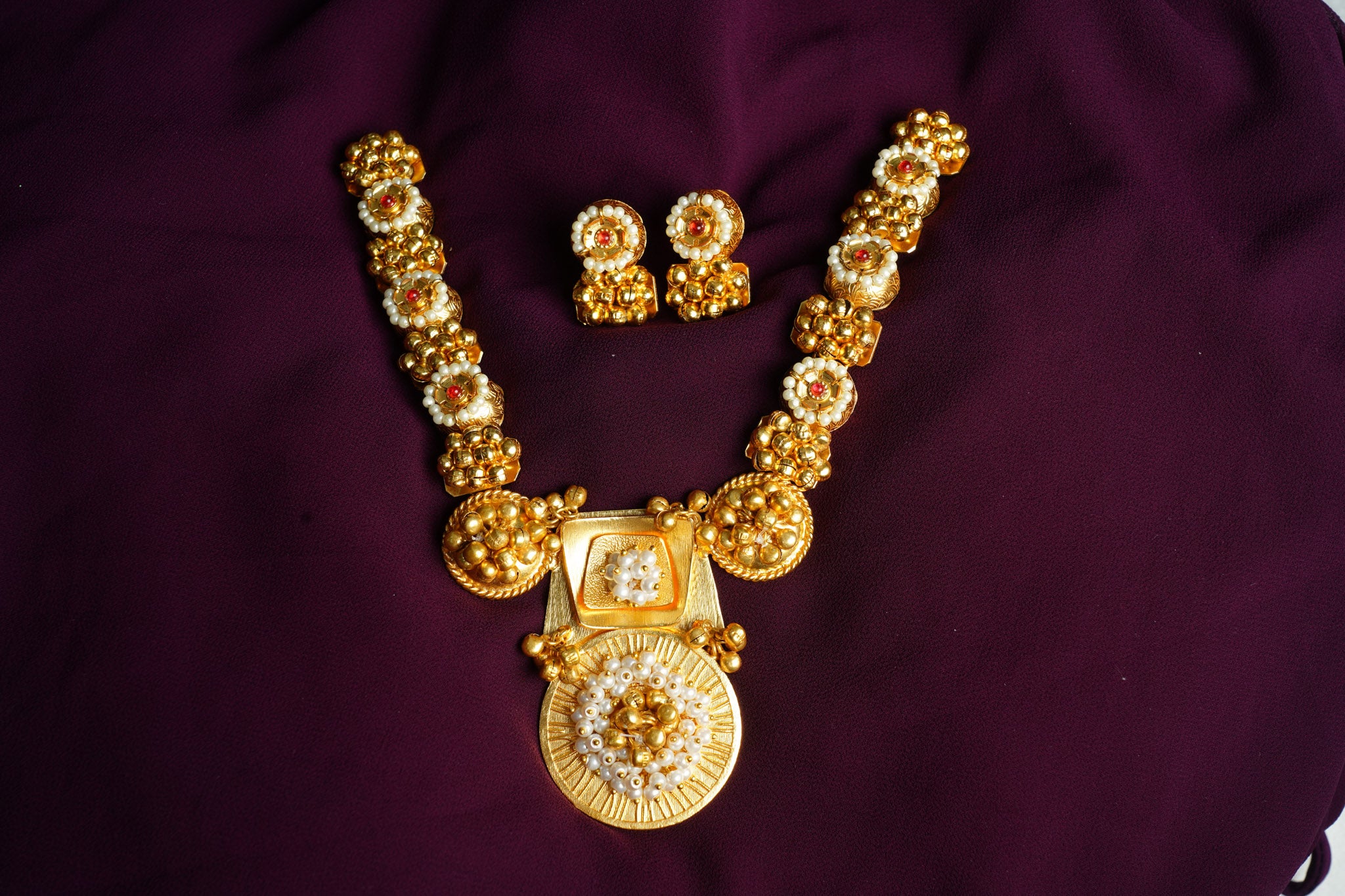 Traditional Maharashtrian Thushi Necklace Set with Earrings – Chandrakalm